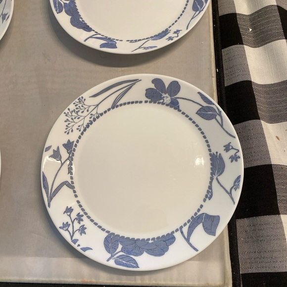 Corelle | Dining | Corelle Blue And White Floral Salad Plates Set 4 ...